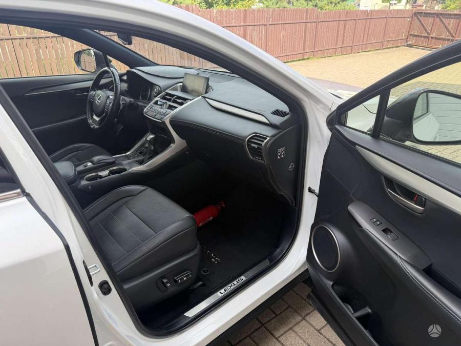 White Lexus NX 300h 2014 in Siauliai, with an engine capacity of 2.49 L and mileage of 286 thousand km for 19400 €, photo 23 on AUTOMOTO.COM.LV