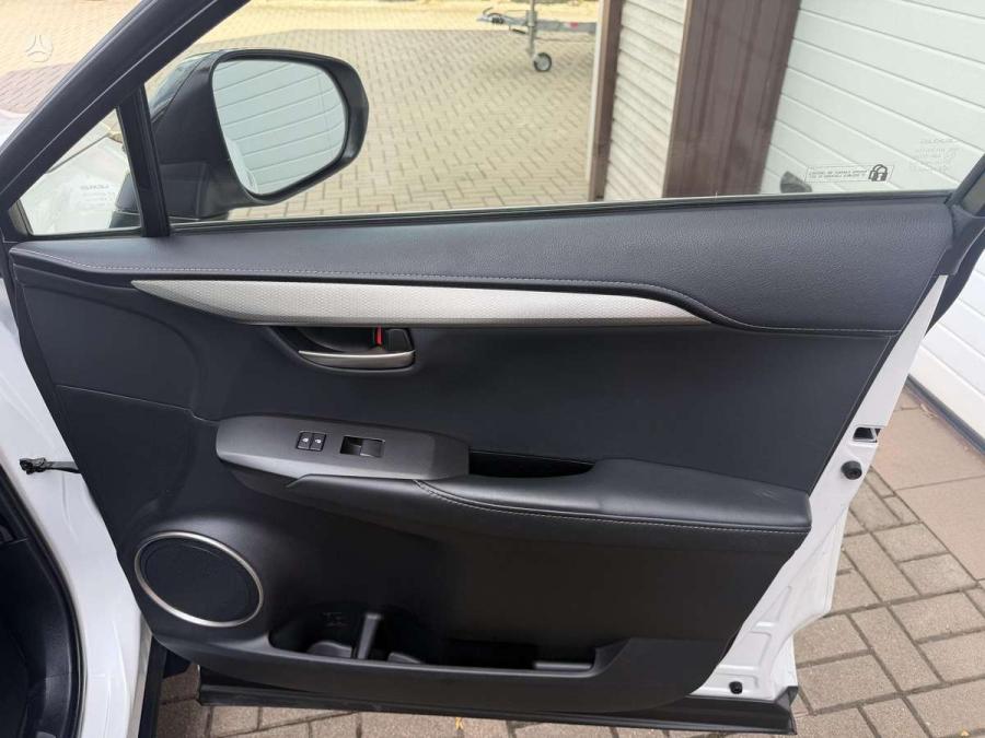 White Lexus NX 300h 2014 in Siauliai, with an engine capacity of 2.49 L and mileage of 286 thousand km for 19400 €, photo 24 on AUTOMOTO.COM.LV
