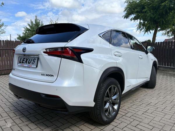 White Lexus NX 300h 2014 in Vilnius, with an engine capacity of 2.49 L and mileage of 286 thousand km for 17900 €, photo 4 on AUTOMOTO.COM.LV