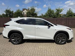 White Lexus NX 300h 2014 in Vilnius, with an engine capacity of 2.49 L and mileage of 286 thousand km for 17900 €, photo 8 on AUTOMOTO.COM.LV