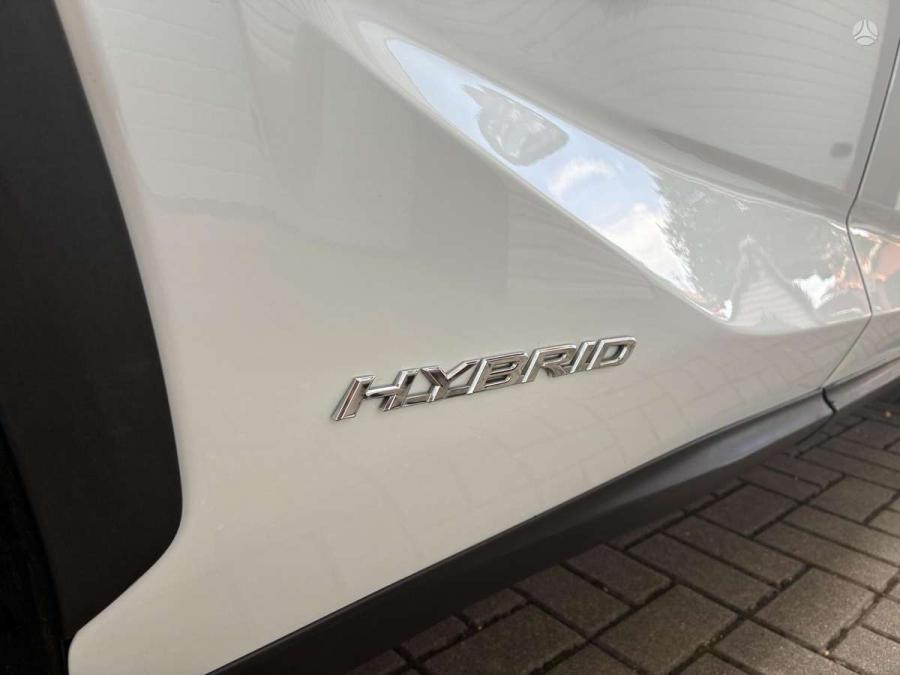 White Lexus NX 300h 2014 in Vilnius, with an engine capacity of 2.49 L and mileage of 286 thousand km for 17900 €, photo 15 on AUTOMOTO.COM.LV
