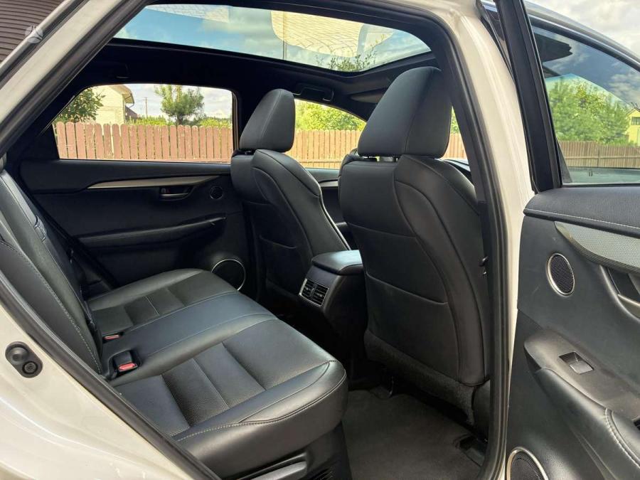 White Lexus NX 300h 2014 in Vilnius, with an engine capacity of 2.49 L and mileage of 286 thousand km for 17900 €, photo 19 on AUTOMOTO.COM.LV