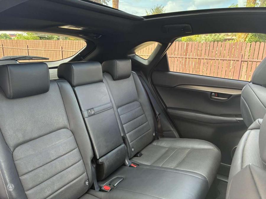 White Lexus NX 300h 2014 in Vilnius, with an engine capacity of 2.49 L and mileage of 286 thousand km for 17900 €, photo 21 on AUTOMOTO.COM.LV