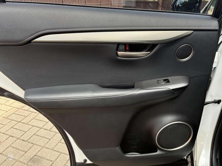 White Lexus NX 300h 2014 in Vilnius, with an engine capacity of 2.49 L and mileage of 286 thousand km for 17900 €, photo 24 on AUTOMOTO.COM.LV