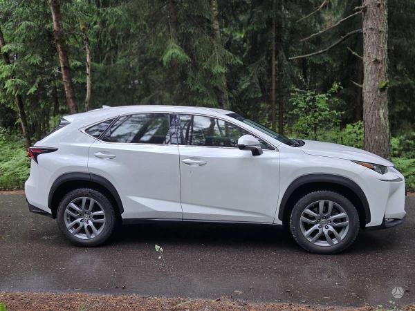 Белый Лексус NX 300h 2014 в Вильнюс, объемом двигателя 2.49 л и пробегом 178 тыс. км за 16600 €, фото 8 на AUTOMOTO.COM.LV