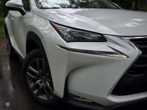 White Lexus NX 300h 2014 in Vilnius, with an engine capacity of 2.49 L and mileage of 178 thousand km for 16600 €, photo 10 on AUTOMOTO.COM.LV