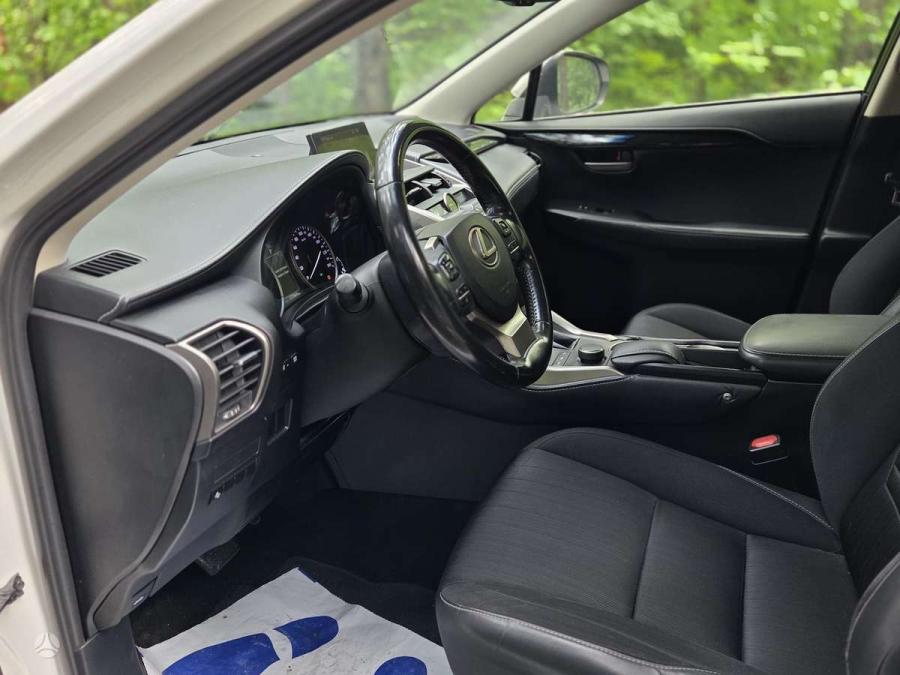 White Lexus NX 300h 2014 in Vilnius, with an engine capacity of 2.49 L and mileage of 178 thousand km for 16600 €, photo 15 on AUTOMOTO.COM.LV