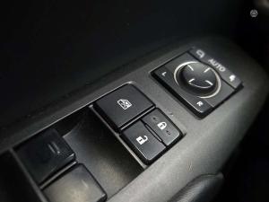 White Lexus NX 300h 2014 in Vilnius, with an engine capacity of 2.49 L and mileage of 178 thousand km for 16600 €, photo 16 on AUTOMOTO.COM.LV