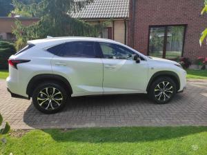 White Lexus NX 300h 2014 in Kaunas, with an engine capacity of 2.49 L and mileage of 214 thousand km for 19950 €, photo 4 on AUTOMOTO.COM.LV