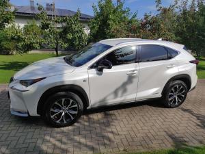 White Lexus NX 300h 2014 in Kaunas, with an engine capacity of 2.49 L and mileage of 214 thousand km for 19950 €, photo 5 on AUTOMOTO.COM.LV