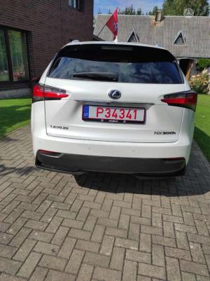 White Lexus NX 300h 2014 in Kaunas, with an engine capacity of 2.49 L and mileage of 214 thousand km for 19950 €, photo 6 on AUTOMOTO.COM.LV