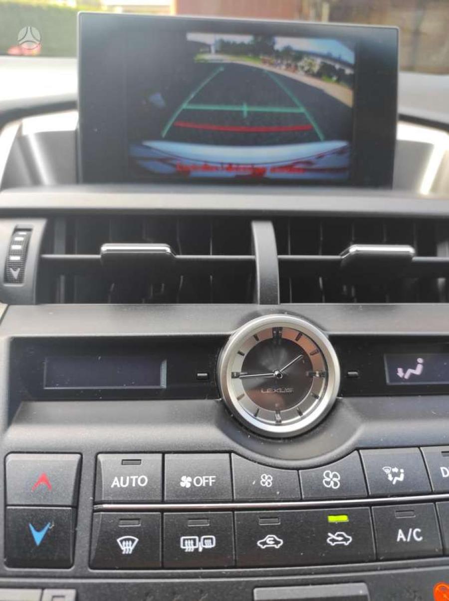 White Lexus NX 300h 2014 in Kaunas, with an engine capacity of 2.49 L and mileage of 214 thousand km for 19950 €, photo 13 on AUTOMOTO.COM.LV