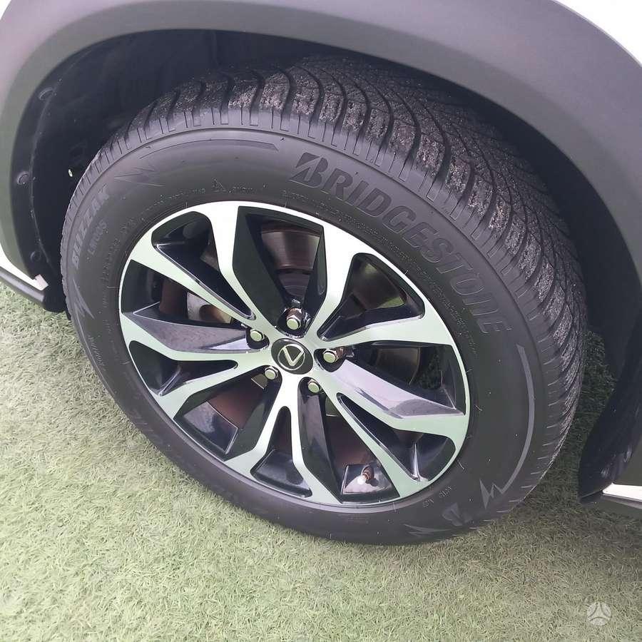 Balts Lexus NX 300h 2014 Panevēža, ar dzinēja tilpumu 2.49 L un nobraukumu 190 tūkst. km par 18500 €, foto 22 vietnē AUTOMOTO.COM.LV