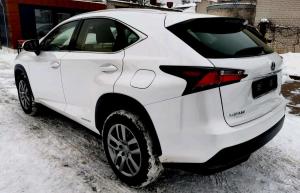 White Lexus NX 300h 2015 in Vilnius, with an engine capacity of 2.49 L and mileage of 157 thousand km for 17400 €, photo 3 on AUTOMOTO.COM.LV