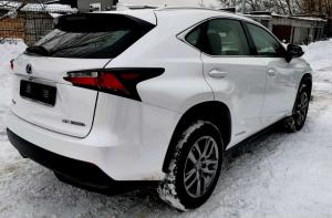 White Lexus NX 300h 2015 in Vilnius, with an engine capacity of 2.49 L and mileage of 157 thousand km for 17400 €, photo 4 on AUTOMOTO.COM.LV
