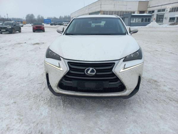 White Lexus NX 300h 2015 in Panevezys, with an engine capacity of 2.49 L and mileage of 456 thousand km for 11900 €, photo 2 on AUTOMOTO.COM.LV