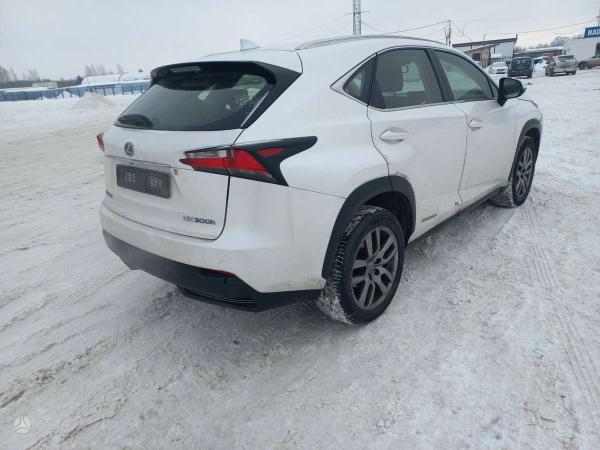 White Lexus NX 300h 2015 in Panevezys, with an engine capacity of 2.49 L and mileage of 456 thousand km for 11900 €, photo 5 on AUTOMOTO.COM.LV