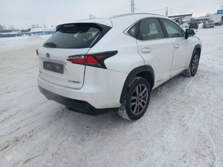 White Lexus NX 300h 2015 in Panevezys, with an engine capacity of 2.49 L and mileage of 456 thousand km for 11900 €, photo 5 on AUTOMOTO.COM.LV