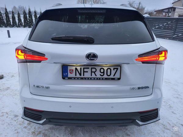 Balts Lexus NX 300h 2015 Raseiniai, ar dzinēja tilpumu 2.49 L un nobraukumu 129 tūkst. km par 17950 €, foto 5 vietnē AUTOMOTO.COM.LV