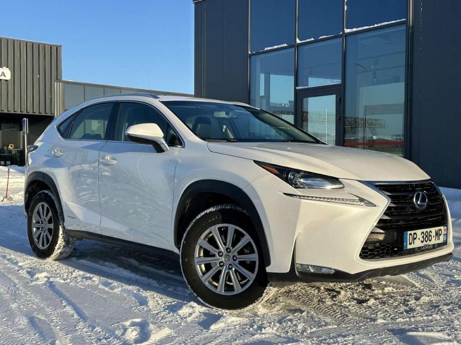 White Lexus NX 300h 2015 in Siauliai, with an engine capacity of 2.49 L and mileage of 261 thousand km for 16900 €, photo 2 on AUTOMOTO.COM.LV