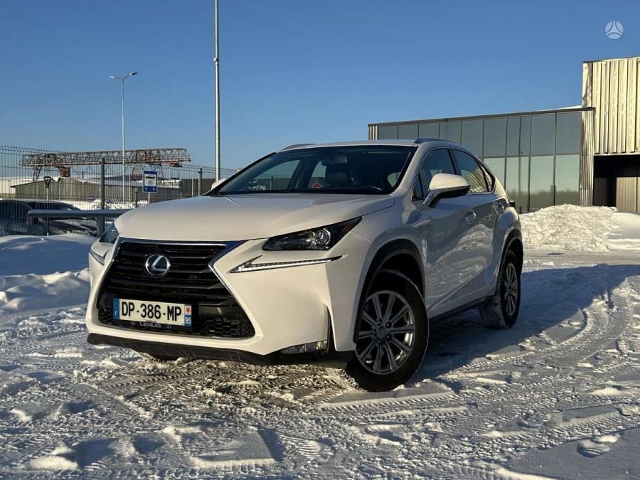 White Lexus NX 300h 2015 in Siauliai, with an engine capacity of 2.49 L and mileage of 261 thousand km for 16900 €, photo 6 on AUTOMOTO.COM.LV
