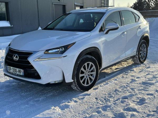 White Lexus NX 300h 2015 in Siauliai, with an engine capacity of 2.49 L and mileage of 261 thousand km for 16900 €, photo 7 on AUTOMOTO.COM.LV
