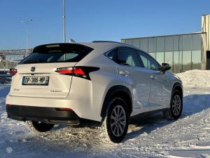 White Lexus NX 300h 2015 in Siauliai, with an engine capacity of 2.49 L and mileage of 261 thousand km for 16900 €, photo 12 on AUTOMOTO.COM.LV