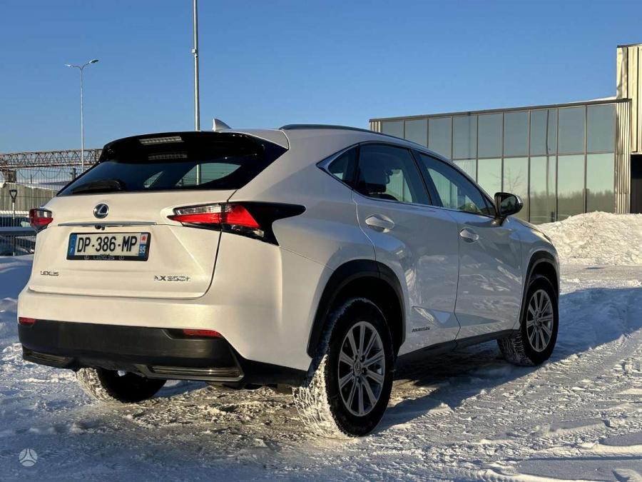 White Lexus NX 300h 2015 in Siauliai, with an engine capacity of 2.49 L and mileage of 261 thousand km for 16900 €, photo 12 on AUTOMOTO.COM.LV