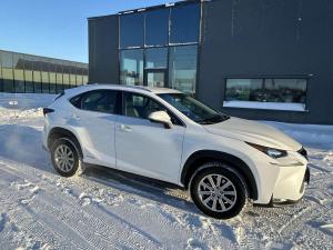 White Lexus NX 300h 2015 in Siauliai, with an engine capacity of 2.49 L and mileage of 261 thousand km for 16900 €, photo 15 on AUTOMOTO.COM.LV