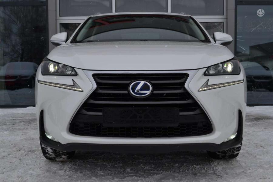 Balts Lexus NX 300h 2015 Viļņa, ar dzinēja tilpumu 2.49 L un nobraukumu 220 tūkst. km par 18000 €, foto 4 vietnē AUTOMOTO.COM.LV