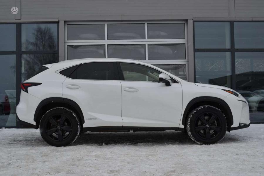 Balts Lexus NX 300h 2015 Viļņa, ar dzinēja tilpumu 2.49 L un nobraukumu 220 tūkst. km par 18000 €, foto 6 vietnē AUTOMOTO.COM.LV