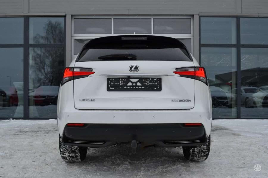 Balts Lexus NX 300h 2015 Viļņa, ar dzinēja tilpumu 2.49 L un nobraukumu 220 tūkst. km par 18000 €, foto 9 vietnē AUTOMOTO.COM.LV