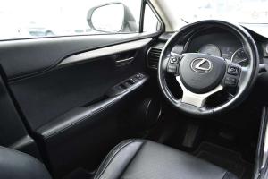 Balts Lexus NX 300h 2015 Viļņa, ar dzinēja tilpumu 2.49 L un nobraukumu 220 tūkst. km par 18000 €, foto 30 vietnē AUTOMOTO.COM.LV