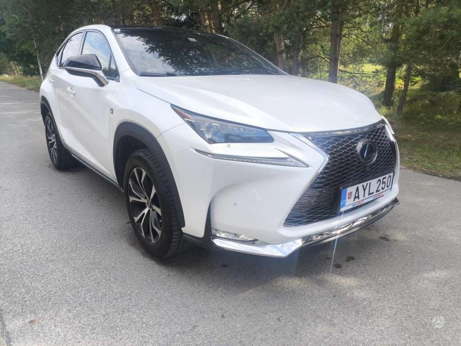 Белый Лексус NX 300h 2015 в Вильнюс, объемом двигателя 2.49 л и пробегом 102 тыс. км за 19750 €, фото 4 на AUTOMOTO.COM.LV
