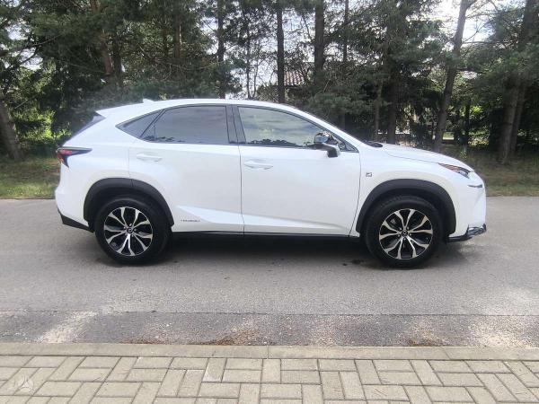 Balts Lexus NX 300h 2015 Viļņa, ar dzinēja tilpumu 2.49 L un nobraukumu 102 tūkst. km par 19750 €, foto 4 vietnē AUTOMOTO.COM.LV