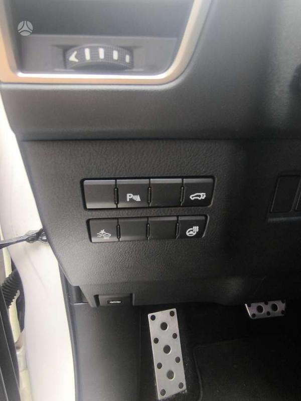 Balts Lexus NX 300h 2015 Viļņa, ar dzinēja tilpumu 2.49 L un nobraukumu 102 tūkst. km par 19750 €, foto 10 vietnē AUTOMOTO.COM.LV