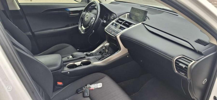 White Lexus NX 300h 2015 in Panevezys, with an engine capacity of 2.49 L and mileage of 150 thousand km for 16900 €, photo 7 on AUTOMOTO.COM.LV