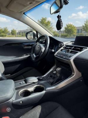 Balts Lexus NX 300h 2015 Viļņa, ar dzinēja tilpumu 2.49 L un nobraukumu 160 tūkst. km par 18300 €, foto 4 vietnē AUTOMOTO.COM.LV