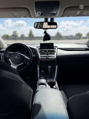 Balts Lexus NX 300h 2015 Viļņa, ar dzinēja tilpumu 2.49 L un nobraukumu 160 tūkst. km par 18300 €, foto 6 vietnē AUTOMOTO.COM.LV