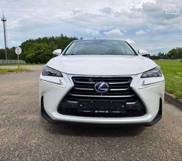 Balts Lexus NX 300h 2015 Kauņa, ar dzinēja tilpumu 2.50 L un nobraukumu 159 tūkst. km par 21500 €, foto 3 vietnē AUTOMOTO.COM.LV