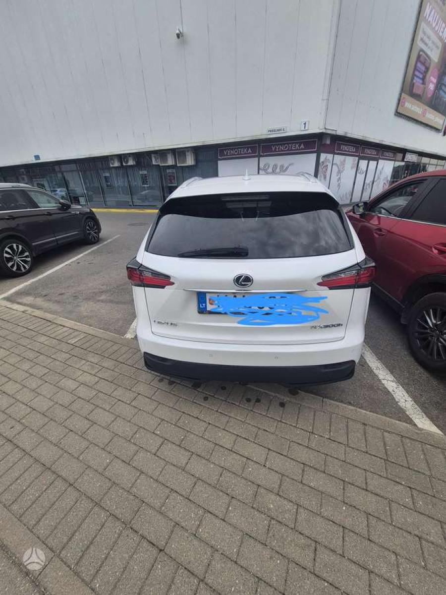 Balts Lexus NX 300h 2015 Viļņa, ar dzinēja tilpumu 2.50 L un nobraukumu 212 tūkst. km par 20000 €, foto 3 vietnē AUTOMOTO.COM.LV