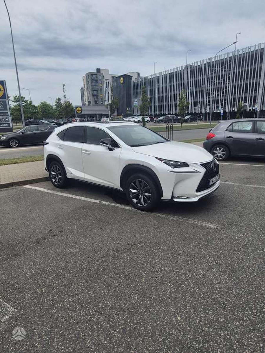 Balts Lexus NX 300h 2015 Viļņa, ar dzinēja tilpumu 2.50 L un nobraukumu 212 tūkst. km par 20000 €, foto 4 vietnē AUTOMOTO.COM.LV
