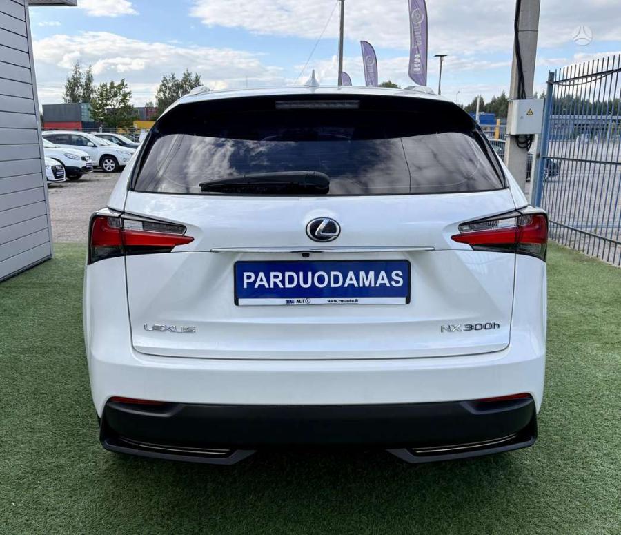 White Lexus NX 300h 2015 in Panevezys, with an engine capacity of 2.49 L and mileage of 150 thousand km for 16900 €, photo 7 on AUTOMOTO.COM.LV
