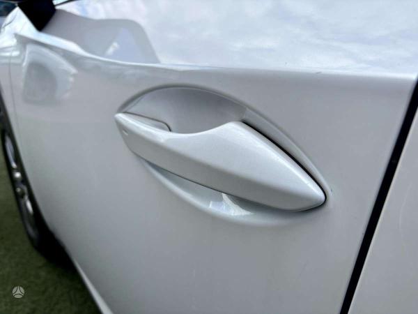 Lexus NX 300h 2015 in Panevezys on AUTOMOTO.COM.LV White Lexus NX 300h 2015 in Panevezys, with an engine capacity of 2.49 L and mileage of 150 thousand km for 16900 €, photo 9 on AUTOMOTO.COM.LV