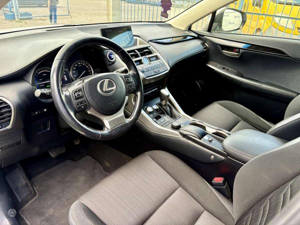 Lexus NX 300h 2015 in Panevezys on AUTOMOTO.COM.LV White Lexus NX 300h 2015 in Panevezys, with an engine capacity of 2.49 L and mileage of 150 thousand km for 16900 €, photo 11 on AUTOMOTO.COM.LV