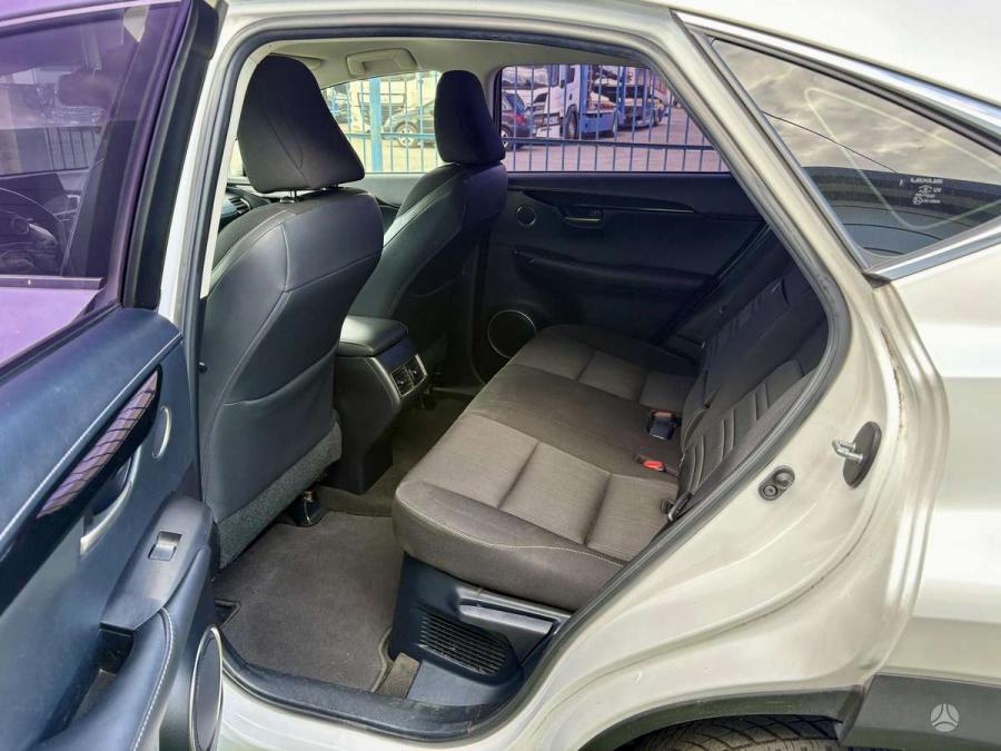 White Lexus NX 300h 2015 in Panevezys, with an engine capacity of 2.49 L and mileage of 150 thousand km for 16900 €, photo 20 on AUTOMOTO.COM.LV