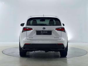 White Lexus NX 300h 2016 in Vilnius, with an engine capacity of 2.49 L and mileage of 103 thousand km for 23900 €, photo 4 on AUTOMOTO.COM.LV