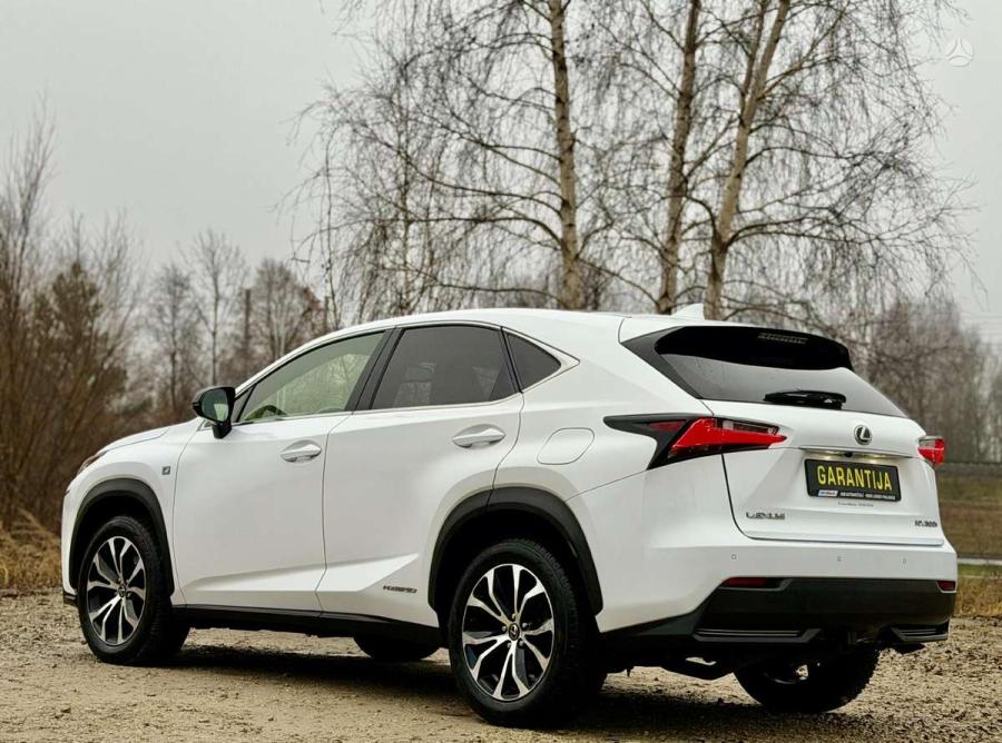 Balts Lexus NX 300h 2016 Šauļi, ar dzinēja tilpumu 2.49 L un nobraukumu 194 tūkst. km par 22300 €, foto 3 vietnē AUTOMOTO.COM.LV