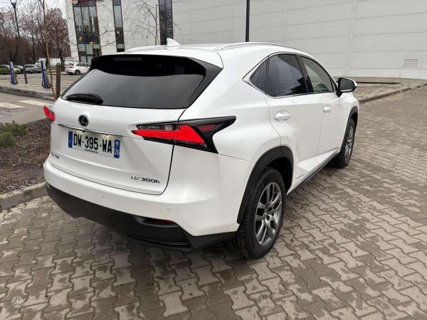Balts Lexus NX 300h 2016 Kauņa, ar dzinēja tilpumu 2.49 L un nobraukumu 220 tūkst. km par 17800 €, foto 4 vietnē AUTOMOTO.COM.LV