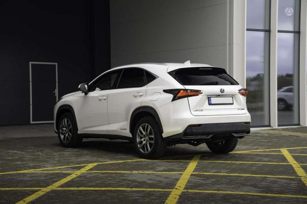 Balts Lexus NX 300h 2016 Viļņa, ar dzinēja tilpumu 2.49 L un nobraukumu 192 tūkst. km par 18000 €, foto 4 vietnē AUTOMOTO.COM.LV